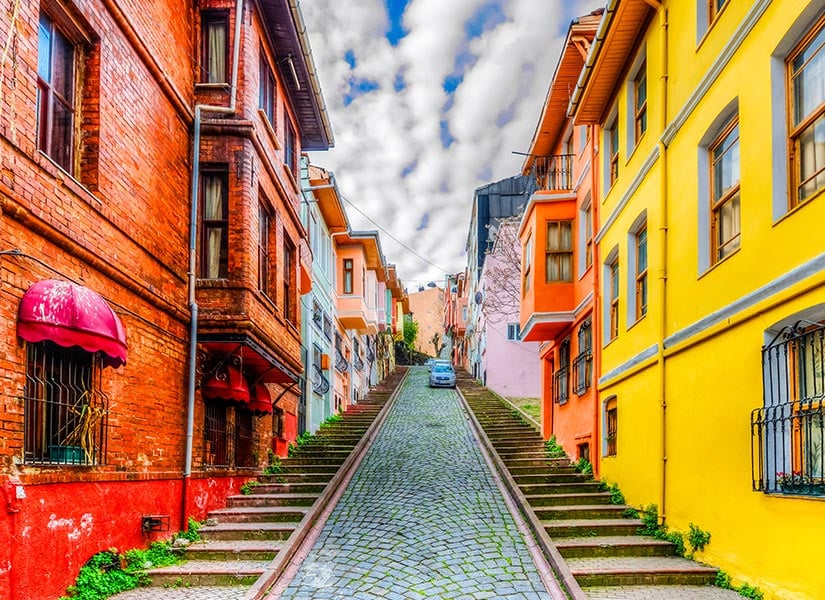 Büyüleyici Sokaklarıyla Eski İstanbul Semtleri | Omag